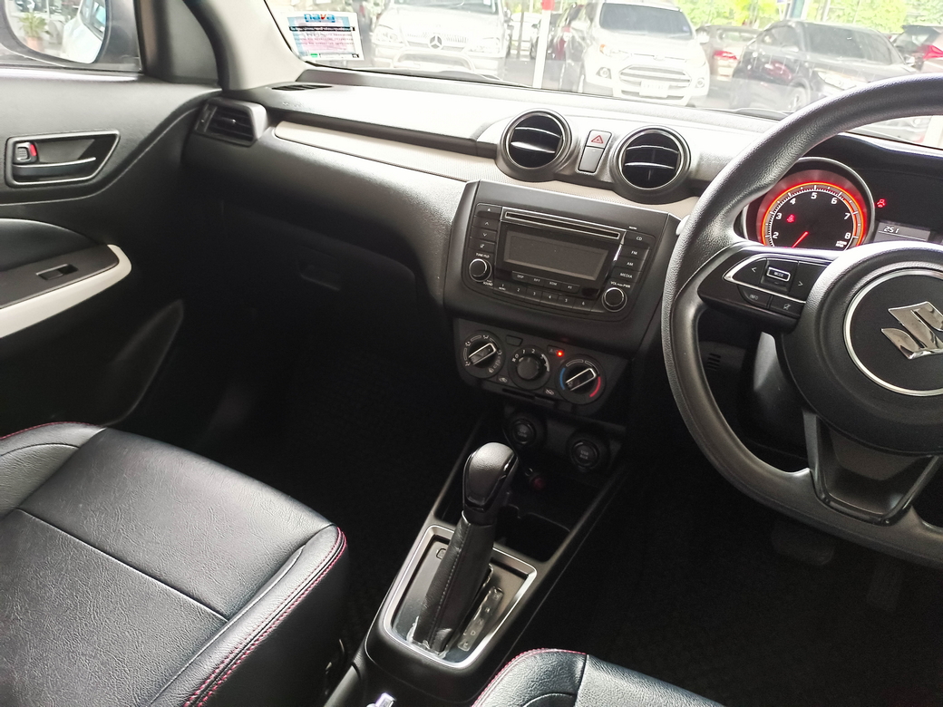 Suzuki Swift GL 1.2L CVT ปี 2018 | DTS Auto Group